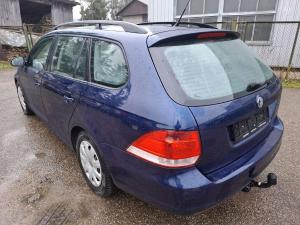 Blue Volkswagen Golf 2009 in Utena, with an engine capacity of 1.90 L and mileage of 290 thousand km for 2250 €, photo 9 on AUTOMOTO.COM.LV