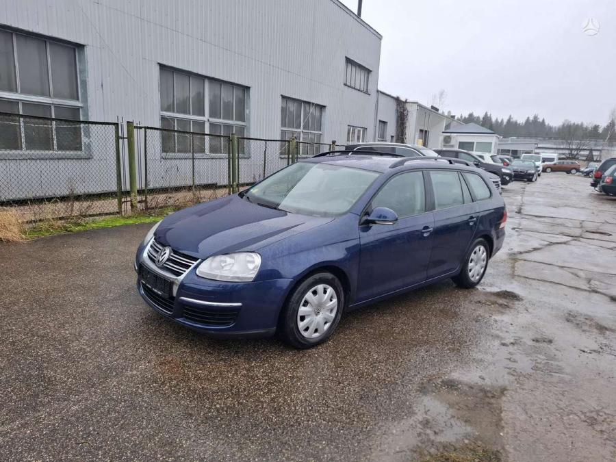 Blue Volkswagen Golf 2009 in Utena, with an engine capacity of 1.90 L and mileage of 290 thousand km for 2250 €, photo 15 on AUTOMOTO.COM.LV