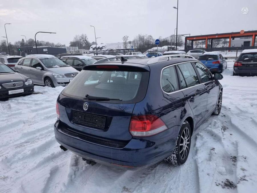 Zils Volkswagen Golf 2009 Kauņa, ar dzinēja tilpumu 2.00 L un nobraukumu 320 tūkst. km par 2800 €, foto 2 vietnē AUTOMOTO.COM.LV
