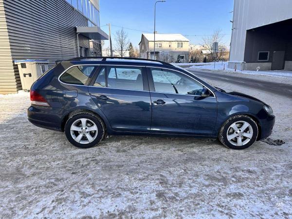 Zils Volkswagen Golf 2009 Viļņa, ar dzinēja tilpumu 2.00 L un nobraukumu 343 tūkst. km par 3500 €, foto 4 vietnē AUTOMOTO.COM.LV
