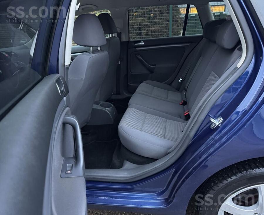 Zils Volkswagen Golf 2009 Jelgava, ar dzinēja tilpumu 1.90 L un nobraukumu 0 tūkst. km par 3850 €, foto 9 vietnē AUTOMOTO.COM.LV