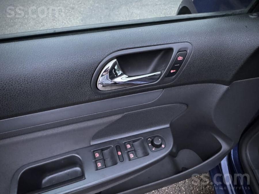 Zils Volkswagen Golf 2009 Jelgava, ar dzinēja tilpumu 1.90 L un nobraukumu 0 tūkst. km par 3850 €, foto 13 vietnē AUTOMOTO.COM.LV