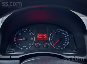Zils Volkswagen Golf 2009 Jelgava, ar dzinēja tilpumu 1.90 L un nobraukumu 0 tūkst. km par 3850 €, foto 16 vietnē AUTOMOTO.COM.LV