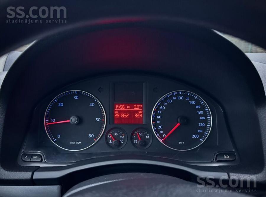 Zils Volkswagen Golf 2009 Jelgava, ar dzinēja tilpumu 1.90 L un nobraukumu 0 tūkst. km par 3850 €, foto 16 vietnē AUTOMOTO.COM.LV