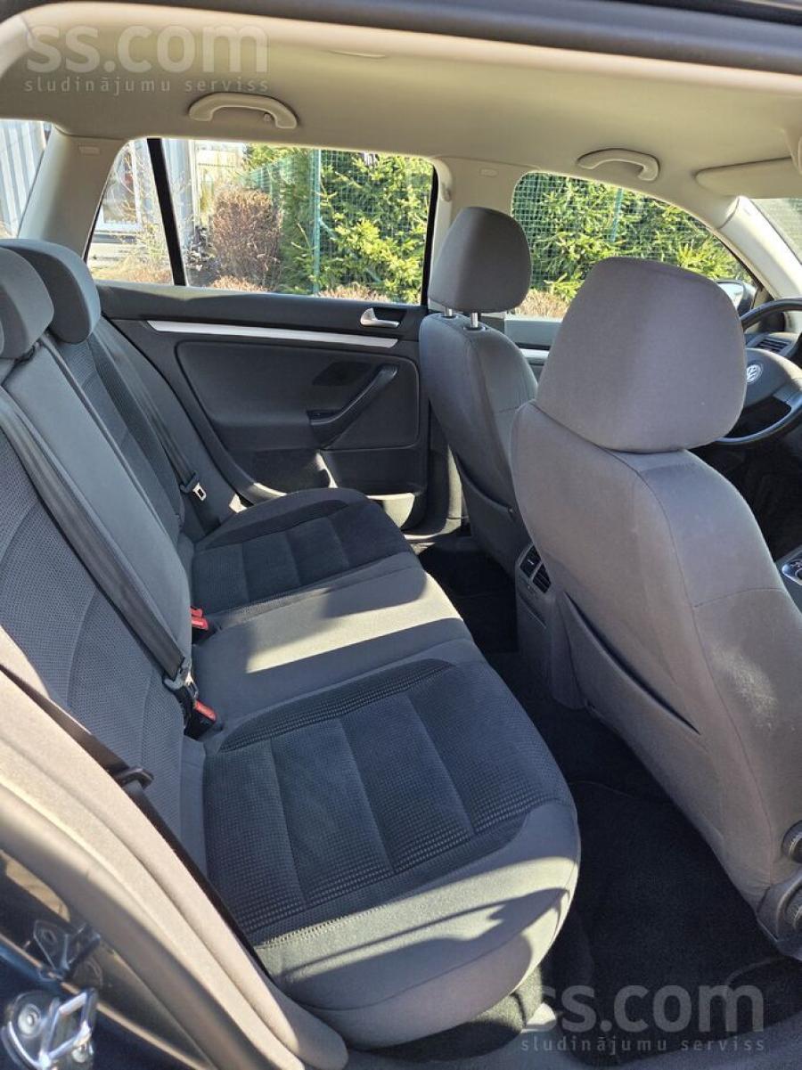 Zils Volkswagen Golf 2009 Rīga, ar dzinēja tilpumu 1.40 L un nobraukumu 265 tūkst. km par 3500 €, foto 4 vietnē AUTOMOTO.COM.LV