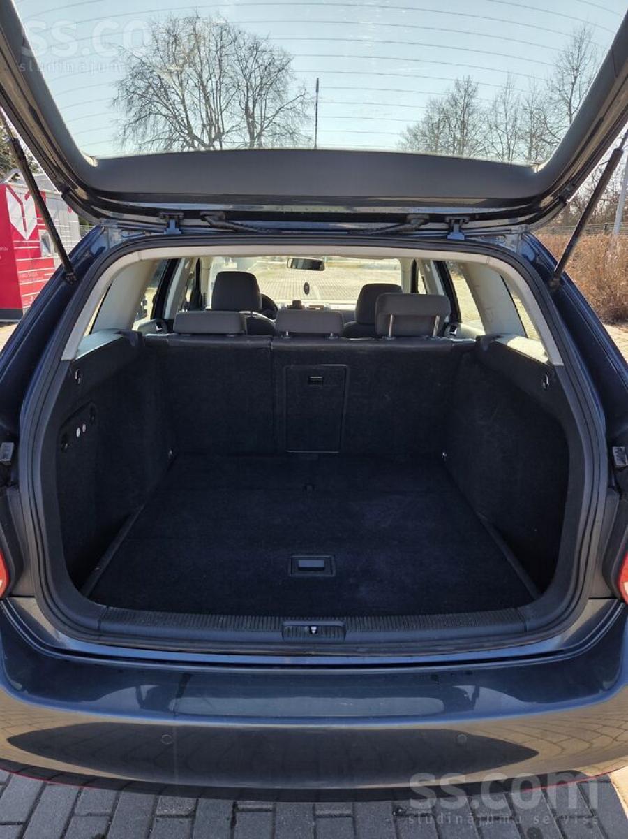Zils Volkswagen Golf 2009 Rīga, ar dzinēja tilpumu 1.40 L un nobraukumu 265 tūkst. km par 3500 €, foto 5 vietnē AUTOMOTO.COM.LV