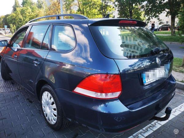 Blue Volkswagen Golf 2009 in Vilnius, with an engine capacity of 1.90 L and mileage of 311 thousand km for 2850 €, photo 4 on AUTOMOTO.COM.LV