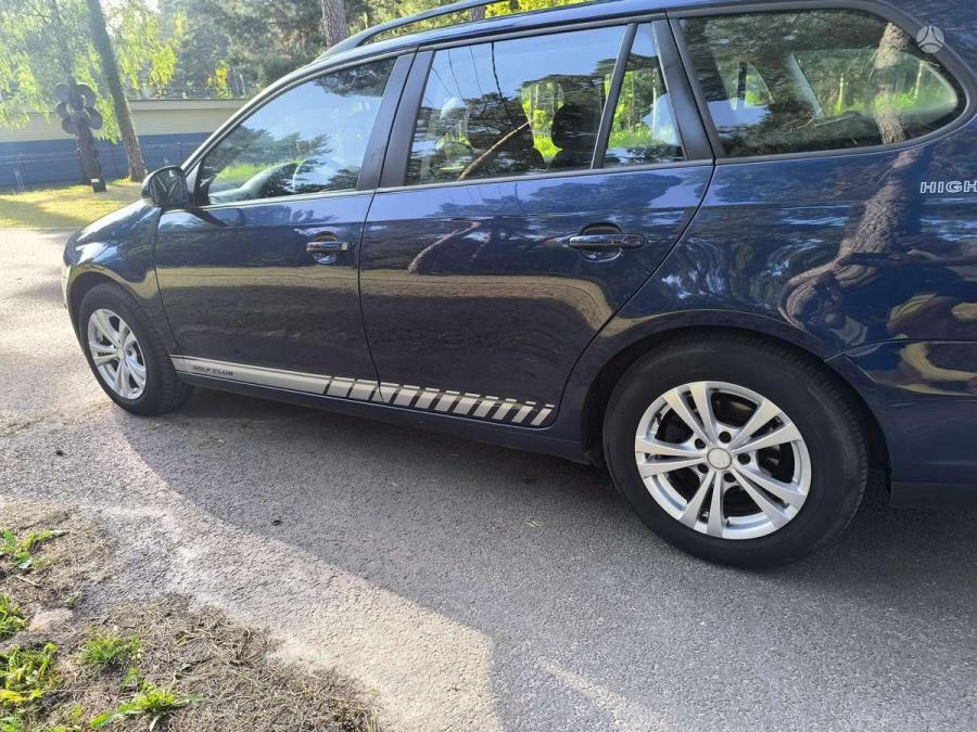 Blue Volkswagen Golf 2009 in Kaunas, with an engine capacity of 1.90 L and mileage of 221 thousand km for 2400 €, photo 3 on AUTOMOTO.COM.LV