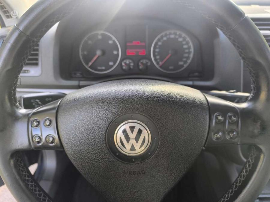 Blue Volkswagen Golf 2009 in Kaunas, with an engine capacity of 1.90 L and mileage of 221 thousand km for 2400 €, photo 15 on AUTOMOTO.COM.LV