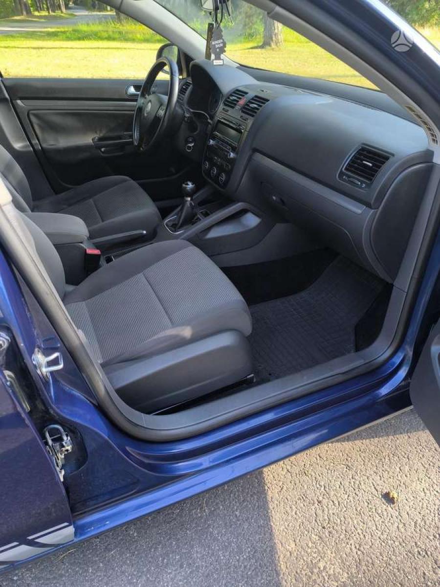 Blue Volkswagen Golf 2009 in Kaunas, with an engine capacity of 1.90 L and mileage of 221 thousand km for 2400 €, photo 18 on AUTOMOTO.COM.LV