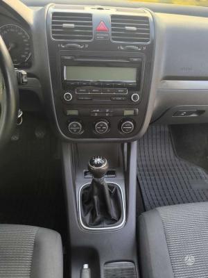 Blue Volkswagen Golf 2009 in Kaunas, with an engine capacity of 1.90 L and mileage of 221 thousand km for 2400 €, photo 19 on AUTOMOTO.COM.LV