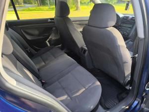 Blue Volkswagen Golf 2009 in Kaunas, with an engine capacity of 1.90 L and mileage of 221 thousand km for 2400 €, photo 23 on AUTOMOTO.COM.LV