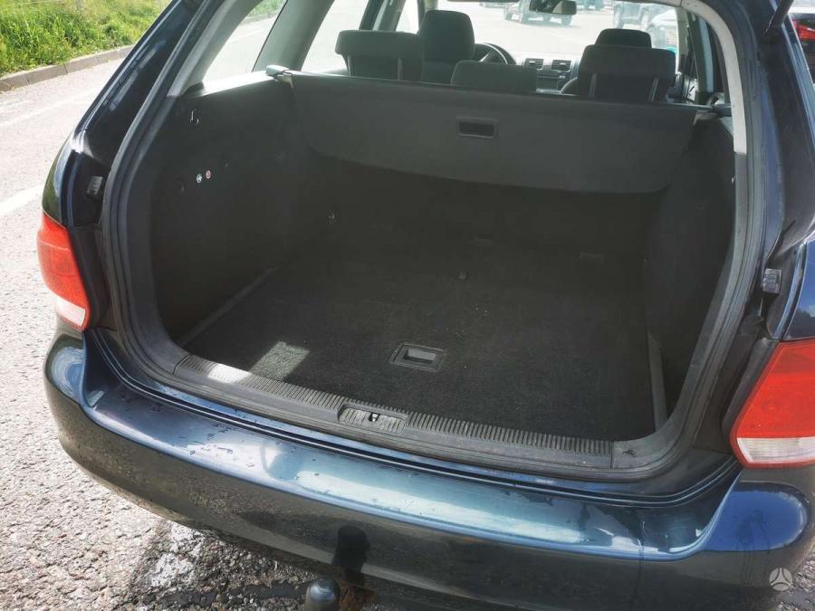 Blue Volkswagen Golf 2009 in Vilnius, with an engine capacity of 1.90 L and mileage of 300 thousand km for 2850 €, photo 6 on AUTOMOTO.COM.LV