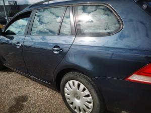 Blue Volkswagen Golf 2009 in Vilnius, with an engine capacity of 1.90 L and mileage of 300 thousand km for 2850 €, photo 12 on AUTOMOTO.COM.LV