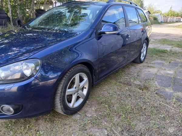 Zils Volkswagen Golf 2009 Panevēža, ar dzinēja tilpumu 1.60 L un nobraukumu 248 tūkst. km par 3000 €, foto 8 vietnē AUTOMOTO.COM.LV