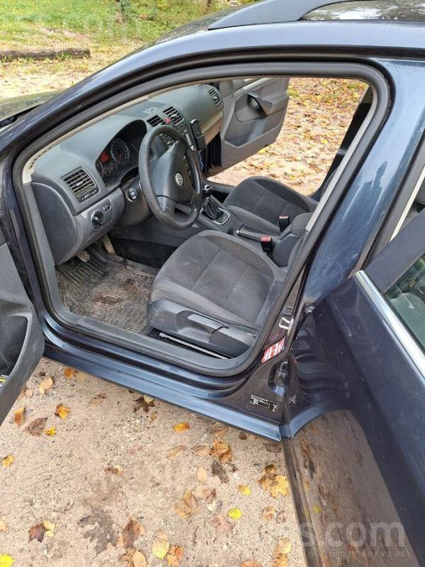 Zils Volkswagen Golf 2009 Rīga, ar dzinēja tilpumu 1.90 L un nobraukumu 390 tūkst. km par 2100 €, foto 4 vietnē AUTOMOTO.COM.LV