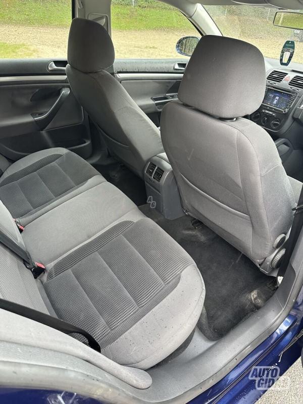 Volkswagen Golf 2009 Mažeikiai vietnē Zils Volkswagen Golf 2009 Mažeikiai, ar dzinēja tilpumu 1.90 L un nobraukumu 326 tūkst. km par 3100 €, foto 10 vietnē AUTOMOTO.COM.LV