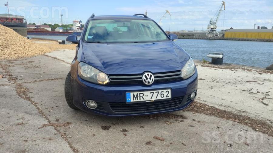 Blue Volkswagen Golf 2010 in Liepaja, with an engine capacity of 1.60 L and mileage of 320 thousand km for 3200 €, photo 5 on AUTOMOTO.COM.LV