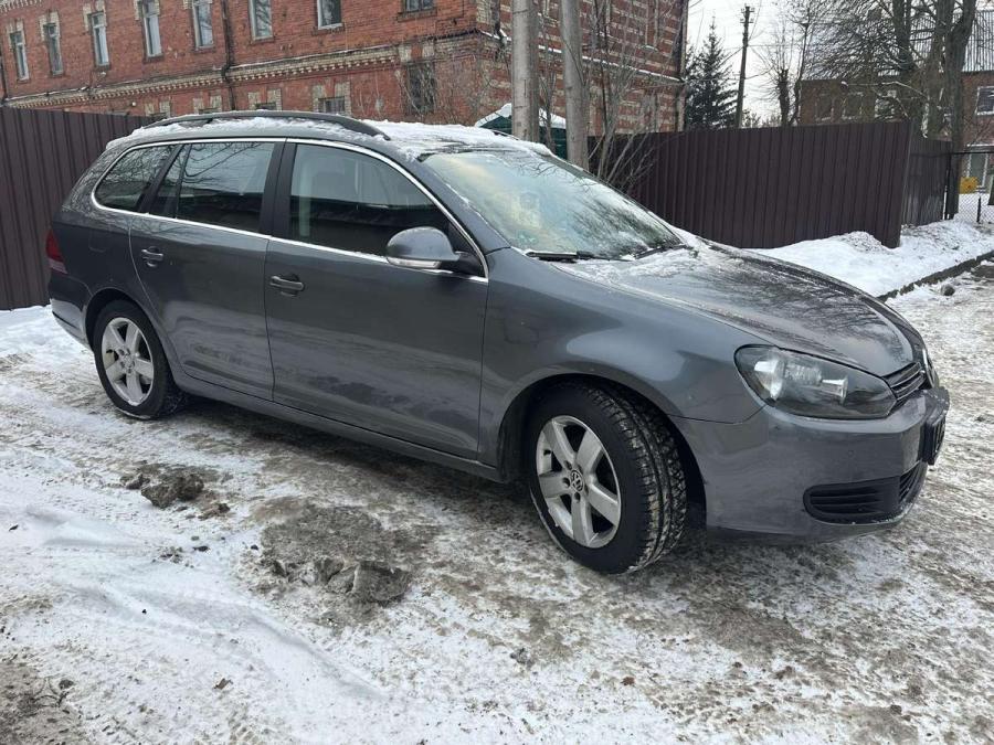 Blue Volkswagen Golf 2010 in Vilkaviskis, with an engine capacity of 1.60 L and mileage of 247 thousand km for 5000 €, photo 4 on AUTOMOTO.COM.LV