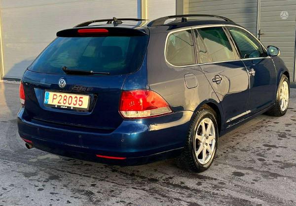 Blue Volkswagen Golf 2011 in Kretinga, with an engine capacity of 1.60 L and mileage of 335 thousand km for 2999 €, photo 6 on AUTOMOTO.COM.LV