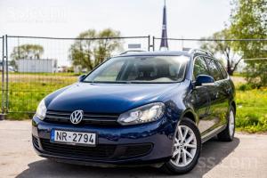 Zils Volkswagen Golf 2011 Rīga, ar dzinēja tilpumu 1.60 L un nobraukumu 335 tūkst. km par 4790 €, foto  vietnē AUTOMOTO.COM.LV