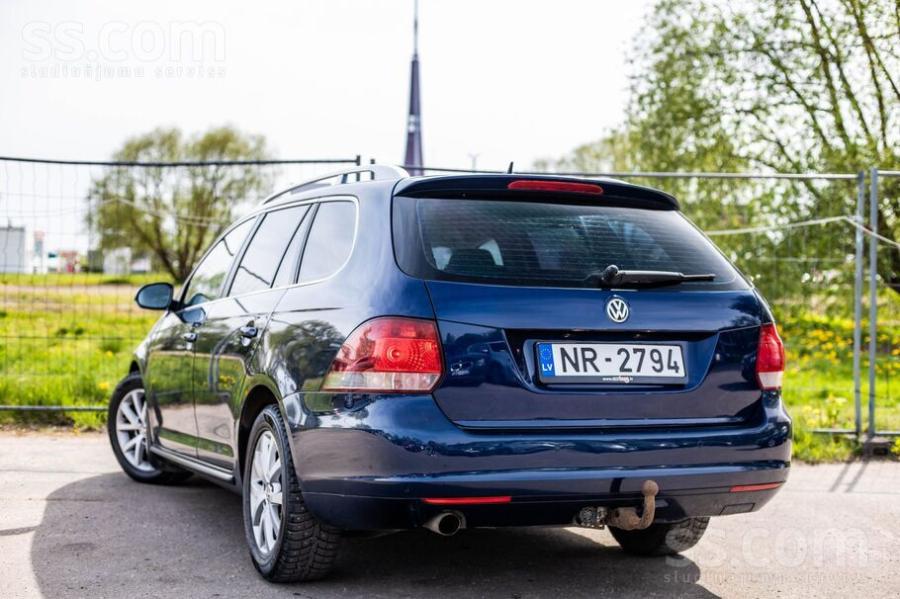 Zils Volkswagen Golf 2011 Rīga, ar dzinēja tilpumu 1.60 L un nobraukumu 335 tūkst. km par 4790 €, foto 7 vietnē AUTOMOTO.COM.LV