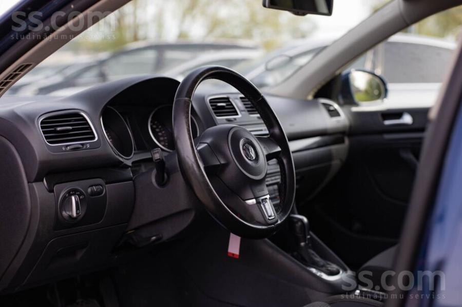 Zils Volkswagen Golf 2011 Rīga, ar dzinēja tilpumu 1.60 L un nobraukumu 335 tūkst. km par 4790 €, foto 13 vietnē AUTOMOTO.COM.LV