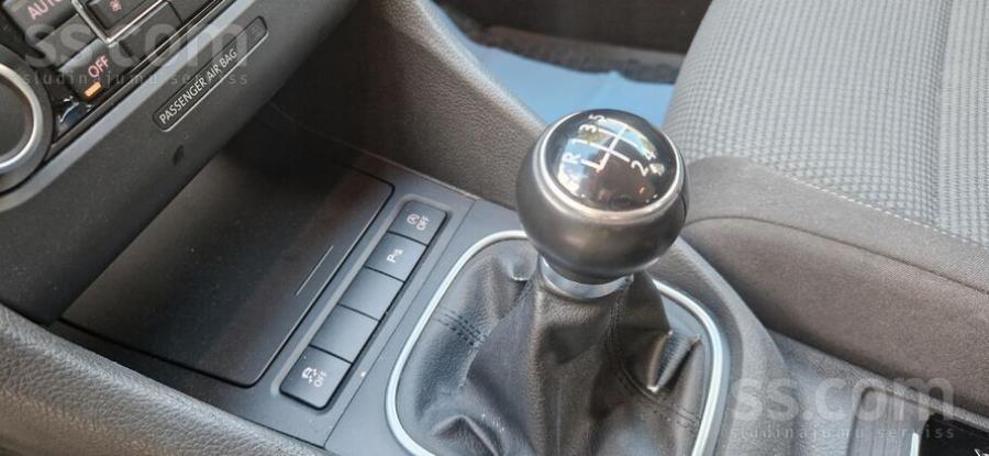 Blue Volkswagen Golf 2011 in Daugavpils, with an engine capacity of 1.60 L and mileage of 305 thousand km for 3450 €, photo 19 on AUTOMOTO.COM.LV