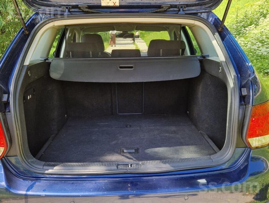 Blue Volkswagen Golf 2011 in Daugavpils, with an engine capacity of 1.60 L and mileage of 305 thousand km for 3450 €, photo 20 on AUTOMOTO.COM.LV