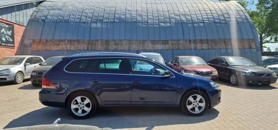 Blue Volkswagen Golf 2011 in Valmiera, with an engine capacity of 1.60 L and mileage of 217 thousand km for 3500 €, photo 3 on AUTOMOTO.COM.LV