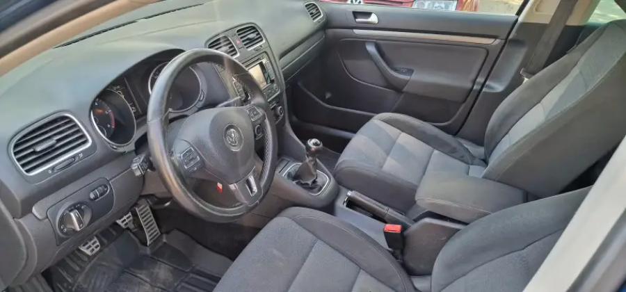 Blue Volkswagen Golf 2011 in Valmiera, with an engine capacity of 1.60 L and mileage of 217 thousand km for 3500 €, photo 10 on AUTOMOTO.COM.LV