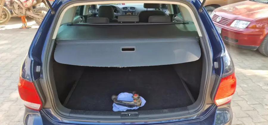 Blue Volkswagen Golf 2011 in Valmiera, with an engine capacity of 1.60 L and mileage of 217 thousand km for 3500 €, photo 15 on AUTOMOTO.COM.LV