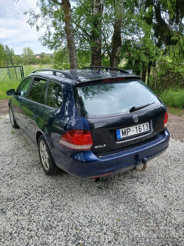 Blue Volkswagen Golf 2011 in Riga, with an engine capacity of 1.60 L and mileage of 385 thousand km for 2100 €, photo 4 on AUTOMOTO.COM.LV