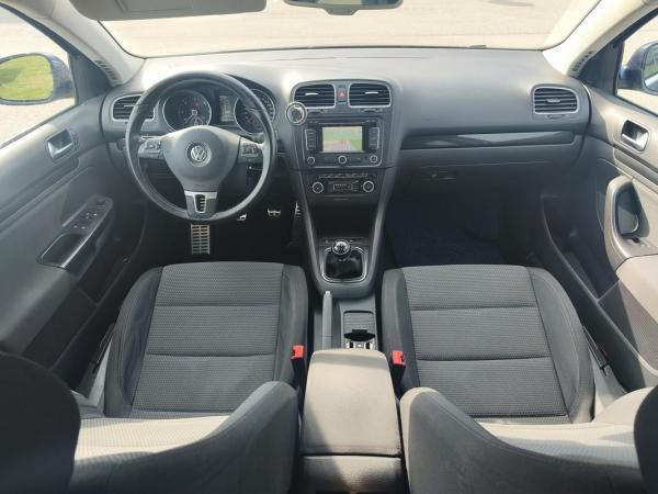 Zils Volkswagen Golf 2011 Tallina, ar dzinēja tilpumu 2.00 L un nobraukumu 313 tūkst. km par 5700 €, foto 7 vietnē AUTOMOTO.COM.LV