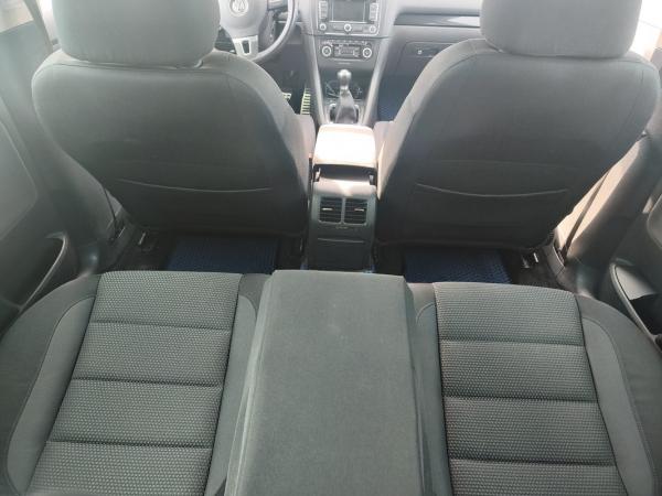 Zils Volkswagen Golf 2011 Tallina, ar dzinēja tilpumu 2.00 L un nobraukumu 313 tūkst. km par 5700 €, foto 8 vietnē AUTOMOTO.COM.LV