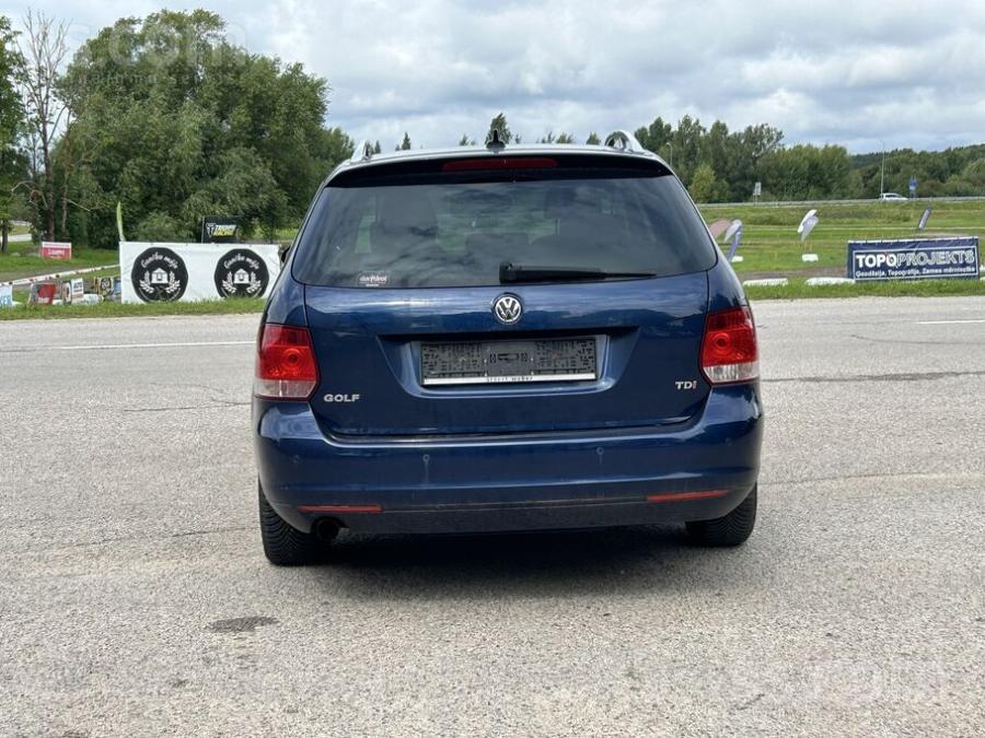 Zils Volkswagen Golf 2011 Liepāja, ar dzinēja tilpumu 1.60 L un nobraukumu 288 tūkst. km par 3950 €, foto 7 vietnē AUTOMOTO.COM.LV