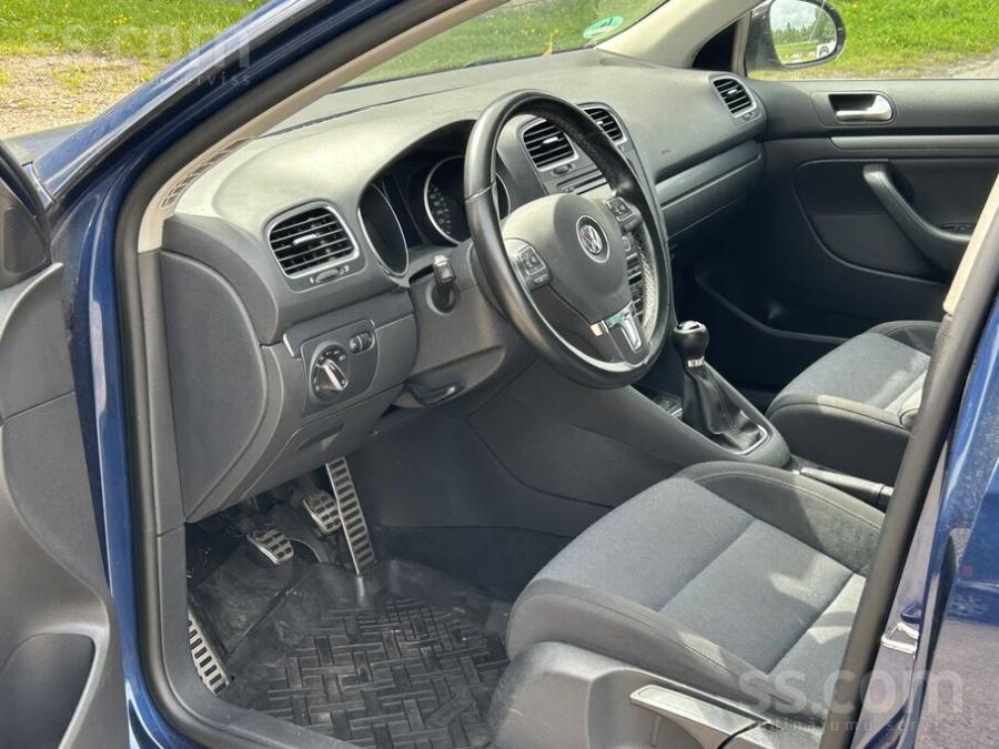 Zils Volkswagen Golf 2011 Liepāja, ar dzinēja tilpumu 1.60 L un nobraukumu 288 tūkst. km par 3950 €, foto 9 vietnē AUTOMOTO.COM.LV