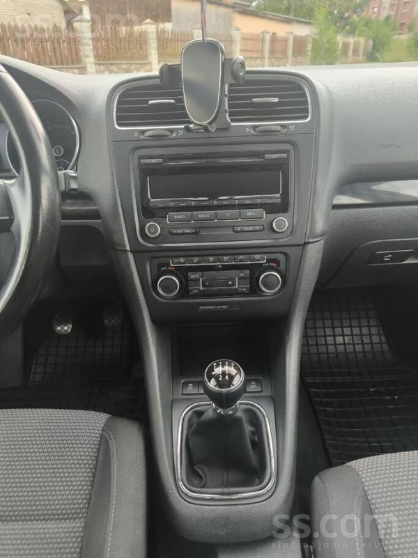 Volkswagen Golf 2011 Daugavpils vietnÄ Zils Volkswagen Golf 2011 Daugavpils, ar dzinÄja tilpumu 1.60 L un nobraukumu 292 tÅ«kst. km par 3600 ā¬, foto 7 vietnÄ AUTOMOTO.COM.LV