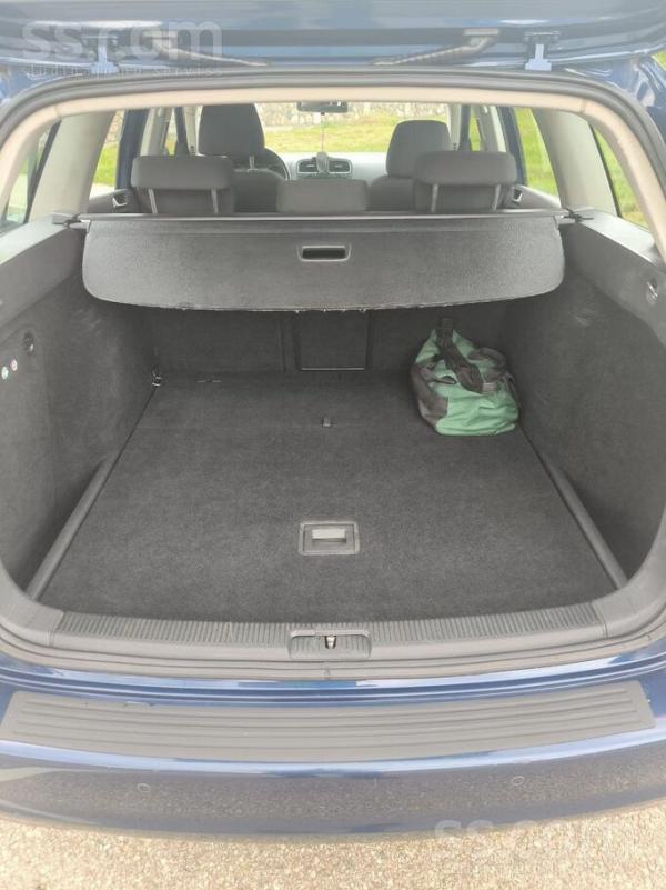 Volkswagen Golf 2011 Daugavpils vietnÄ Zils Volkswagen Golf 2011 Daugavpils, ar dzinÄja tilpumu 1.60 L un nobraukumu 292 tÅ«kst. km par 3600 ā¬, foto 11 vietnÄ AUTOMOTO.COM.LV