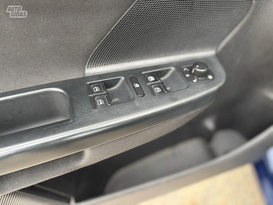 Zils Volkswagen Golf 2011 Utena, ar dzinēja tilpumu 1.60 L un nobraukumu 246 tūkst. km par 3199 €, foto 14 vietnē AUTOMOTO.COM.LV