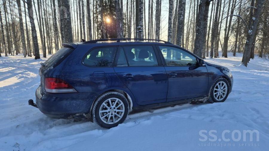 Zils Volkswagen Golf 2012 Jēkabpils, ar dzinēja tilpumu 1.60 L un nobraukumu 279 tūkst. km par 2200 €, foto 9 vietnē AUTOMOTO.COM.LV