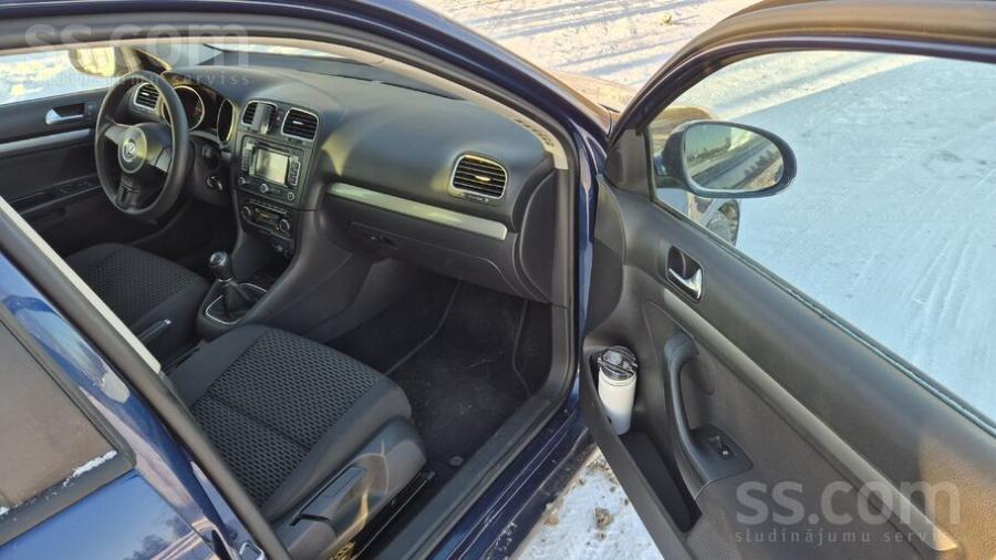 Zils Volkswagen Golf 2012 Jēkabpils, ar dzinēja tilpumu 1.60 L un nobraukumu 279 tūkst. km par 2200 €, foto 15 vietnē AUTOMOTO.COM.LV