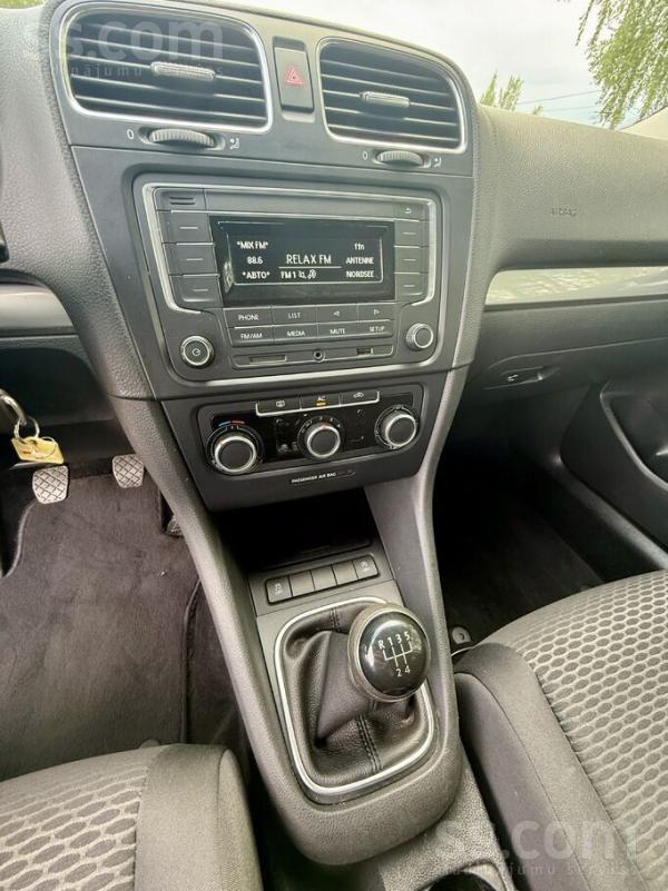 Zils Volkswagen Golf 2012 Rīga, ar dzinēja tilpumu 1.60 L un nobraukumu 0 tūkst. km par 4650 €, foto 9 vietnē AUTOMOTO.COM.LV