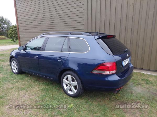 Zils Volkswagen Golf 2012 Tallina, ar dzinēja tilpumu 2.00 L un nobraukumu 267 tūkst. km par 5000 €, foto 4 vietnē AUTOMOTO.COM.LV