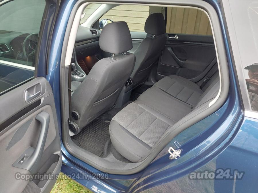 Zils Volkswagen Golf 2012 Tallina, ar dzinēja tilpumu 2.00 L un nobraukumu 267 tūkst. km par 5000 €, foto 14 vietnē AUTOMOTO.COM.LV