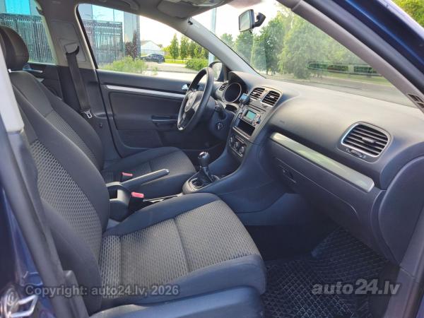 Blue Volkswagen Golf 2012 in Tartu, with an engine capacity of 1.60 L and mileage of 229 thousand km for 2700 €, photo 9 on AUTOMOTO.COM.LV