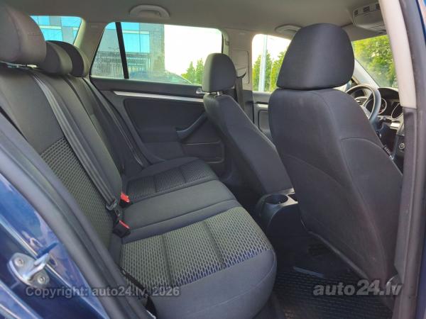 Blue Volkswagen Golf 2012 in Tartu, with an engine capacity of 1.60 L and mileage of 229 thousand km for 2700 €, photo 10 on AUTOMOTO.COM.LV