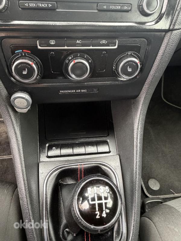 Blue Volkswagen Golf 2012 in Tallinn, with an engine capacity of 0.00 L and mileage of 0 thousand km for 3300 €, photo 10 on AUTOMOTO.COM.LV