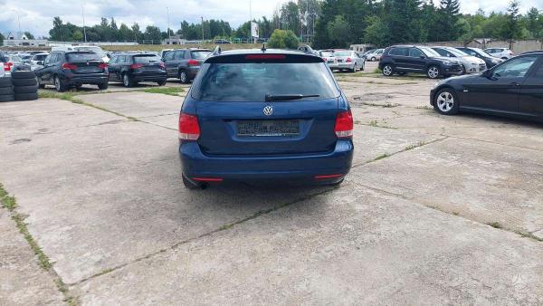 Blue Volkswagen Golf 2012 in Utena, with an engine capacity of 1.60 L and mileage of 296 thousand km for 3450 €, photo 8 on AUTOMOTO.COM.LV