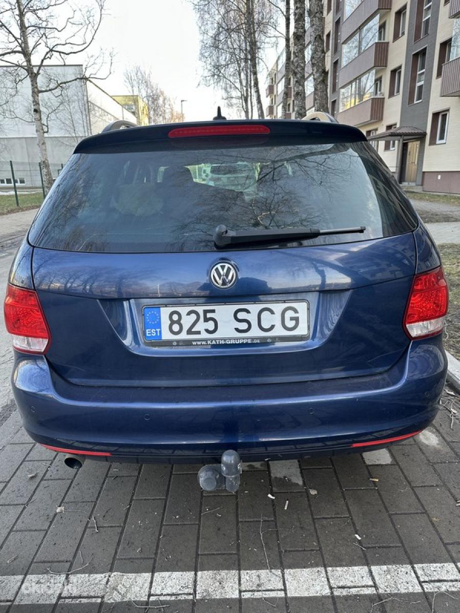 Zils Volkswagen Golf 2012 Tallina, ar dzinēja tilpumu 1.60 L un nobraukumu 240 tūkst. km par 5000 €, foto 14 vietnē AUTOMOTO.COM.LV
